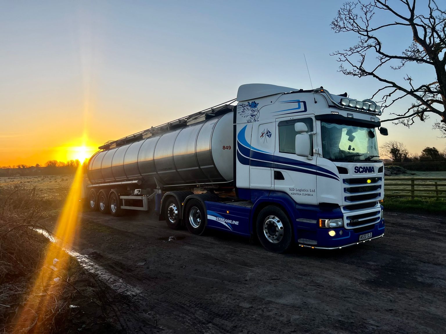 Bulk Liquid Haulage – SLD Logistics – Bulk Liquid Transport & Bulk Feed ...